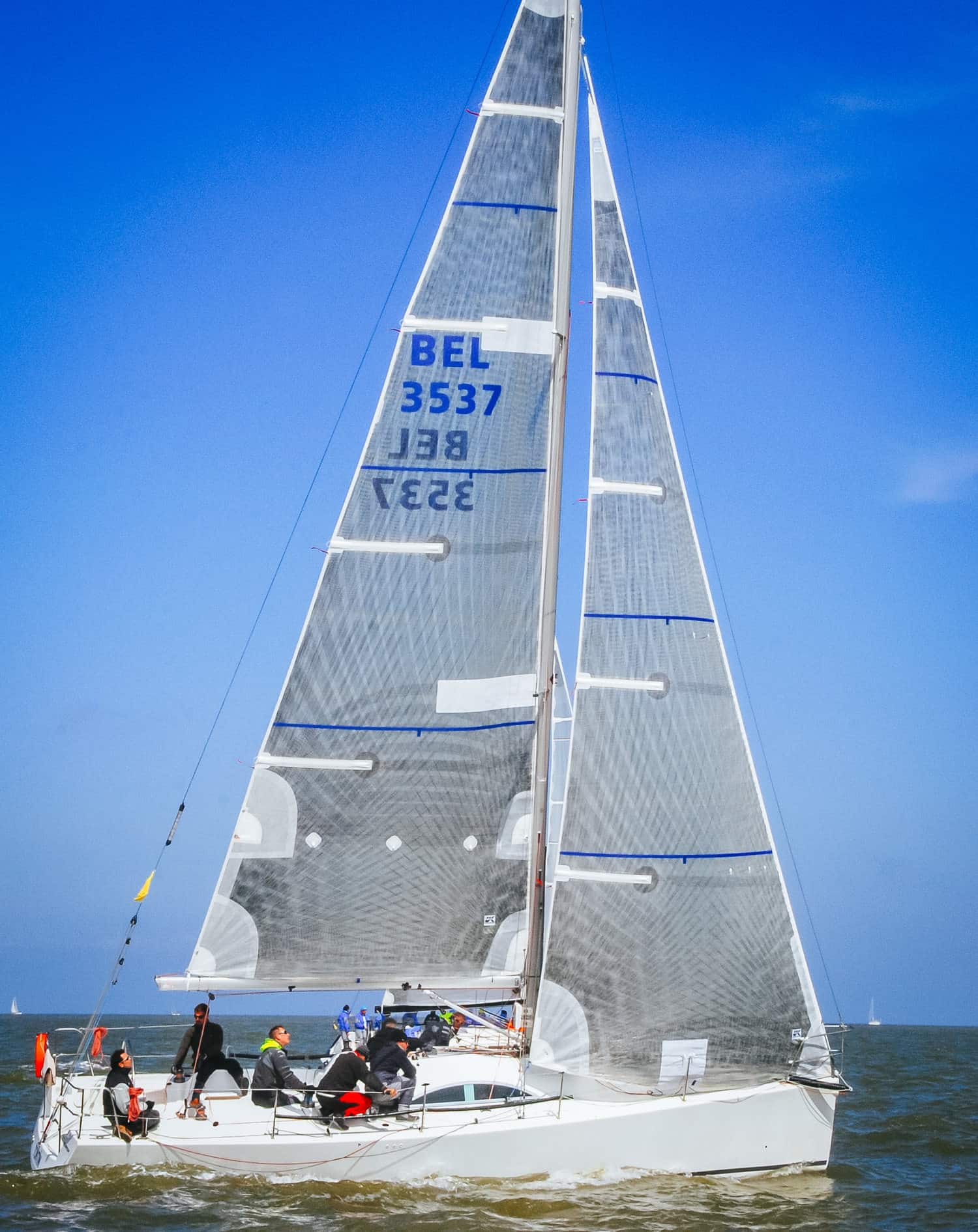 Horizontal Battens - UK Sailmakers