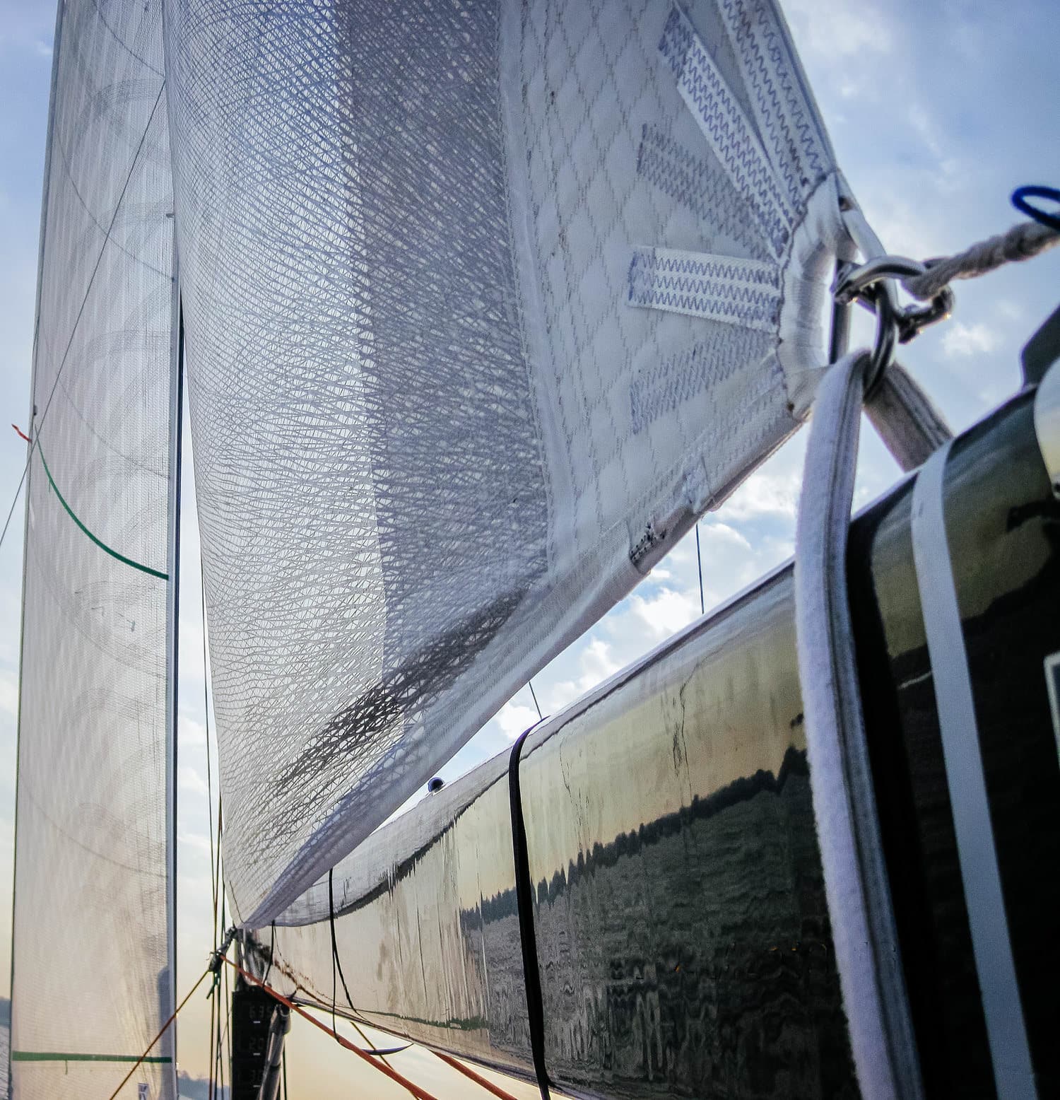 Loose Foot - UK Sailmakers