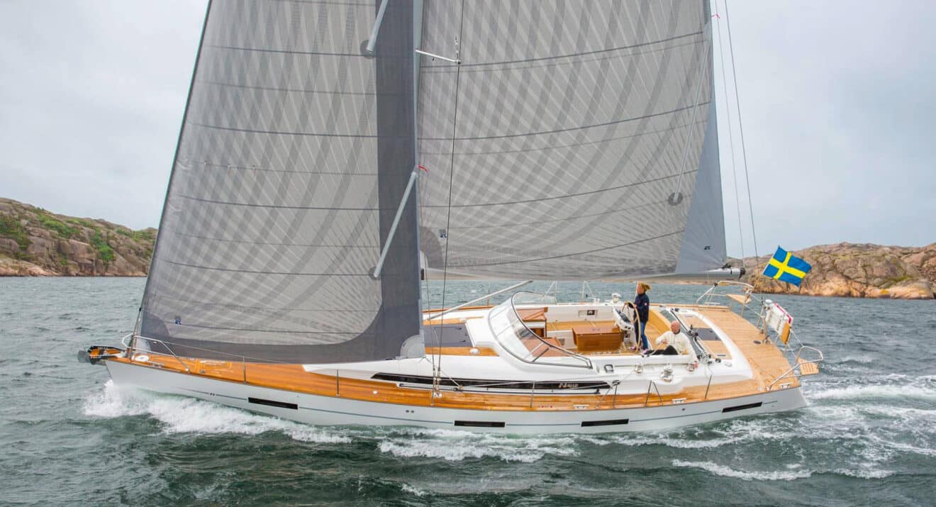 Cruising Sails - Mainsails, Genoas, Jibs - UK Sailmakers