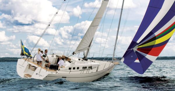 Cruising Spinnakers - UK Sailmakers