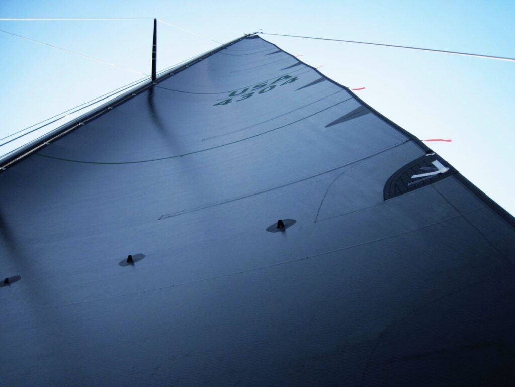 CONTRAST COUNTS: MAKE YOUR SAIL NUMBERS SEEN